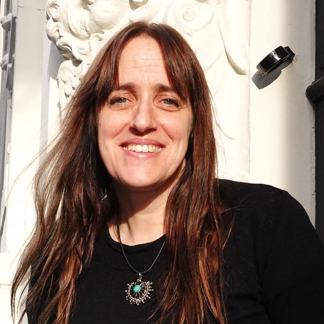 Casa Bukowski » GABRIELA MAYER – EL PASADO SABE ESPERAR